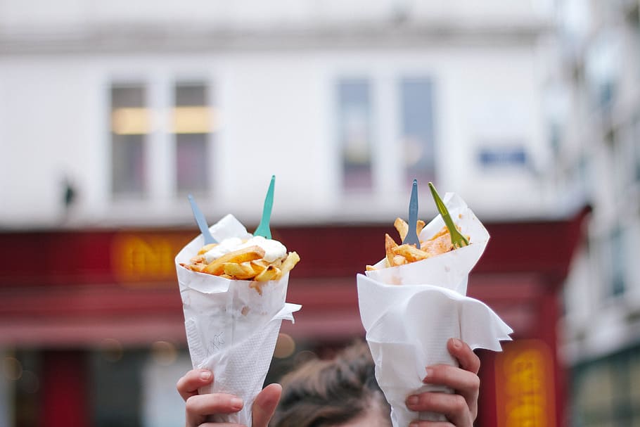 Préférez-vous vos frites dans un cornet ou dans un ravier?
